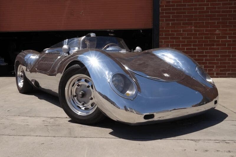 Basata su una rarissima Porsche anni '50, quest'auto ha richiesto 2.500 ...