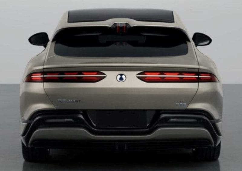 Denza Z9 GT: la potente station wagon elettrica (Video)