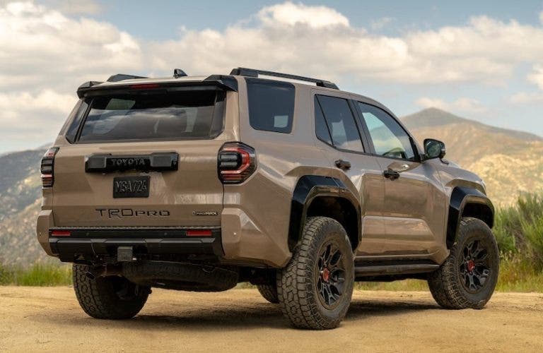 Toyota 4Runner 2025: finalmente i dettagli ufficiali rivelati