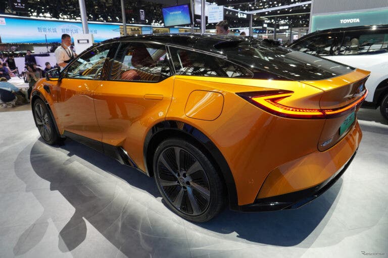 Toyota bZ3C 2025: emergono nuovi dettagli sul nuovo crossover elettrico, motori e batterie dai ...