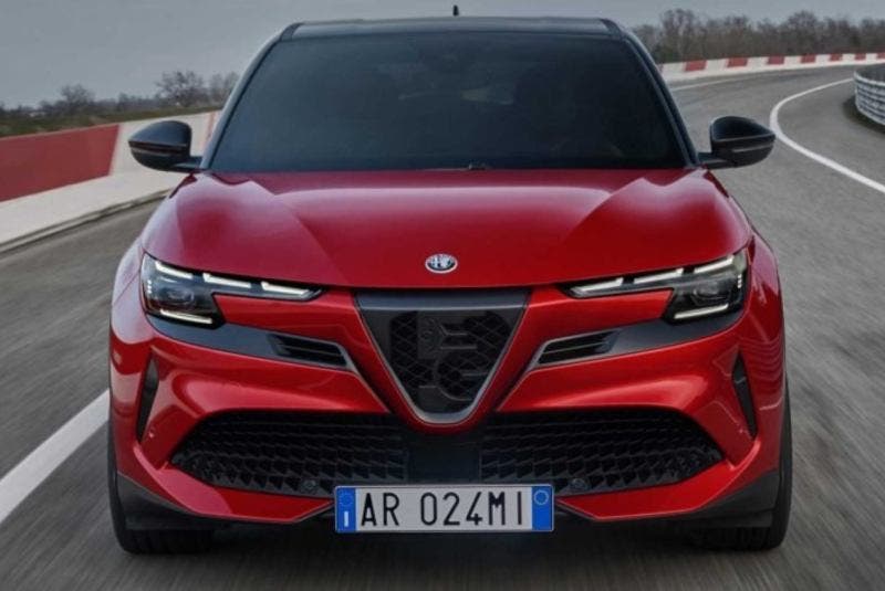 Alfa Romeo goes full electric by 2025: visionary move or risky bet ...