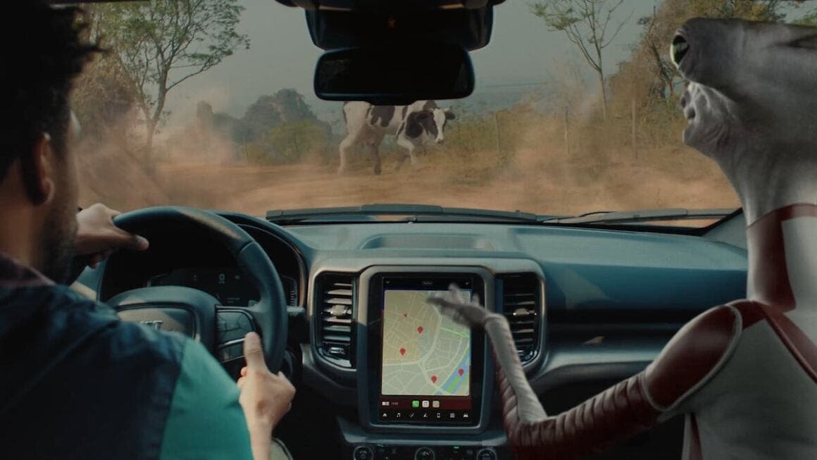 Fiat Pickup, Brazil's new campaign with alien making waves - ClubAlfa ...
