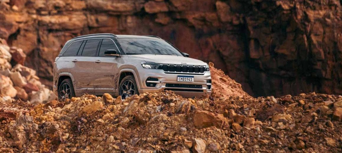 New 2025 Jeep Commander debuts in Mexican market - ClubAlfa Global