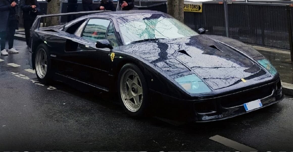 A rare black Ferrari F40 spotted in Paris - ClubAlfa Global