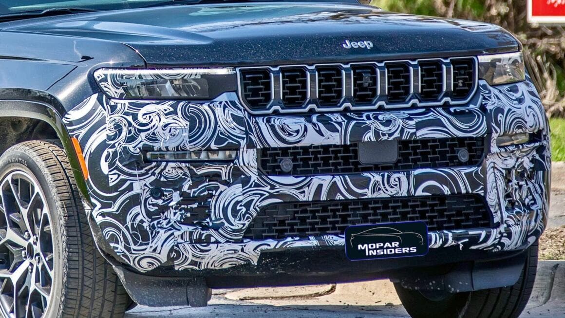 New Jeep Cherokee 2026: first images revealing the front end and hi ...