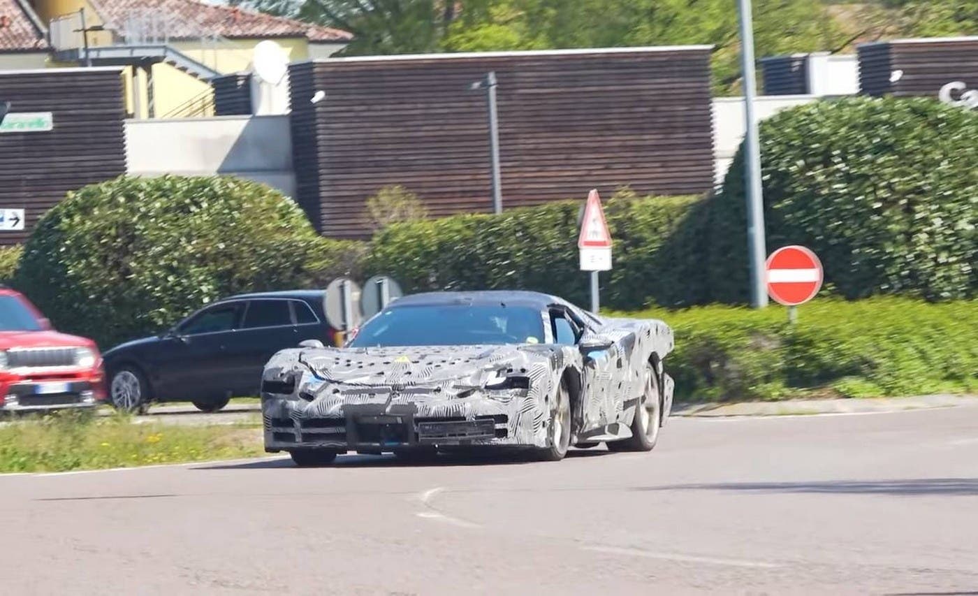 Ferrari 296 VS: test mule spotted with 512 S-style front air intakes ...