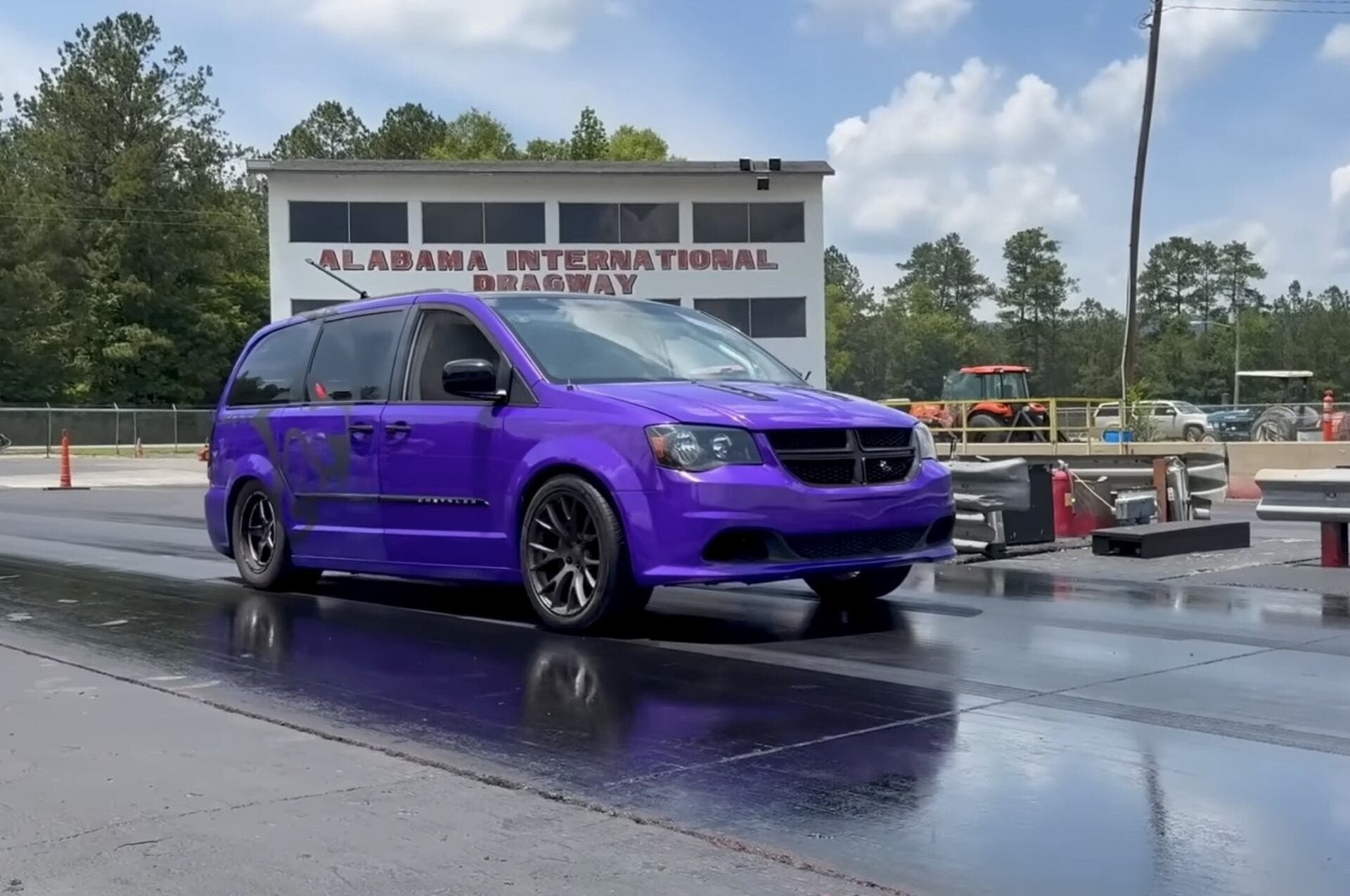 Chrysler Town Country Becomes The World S Most Powerful Minivan With
