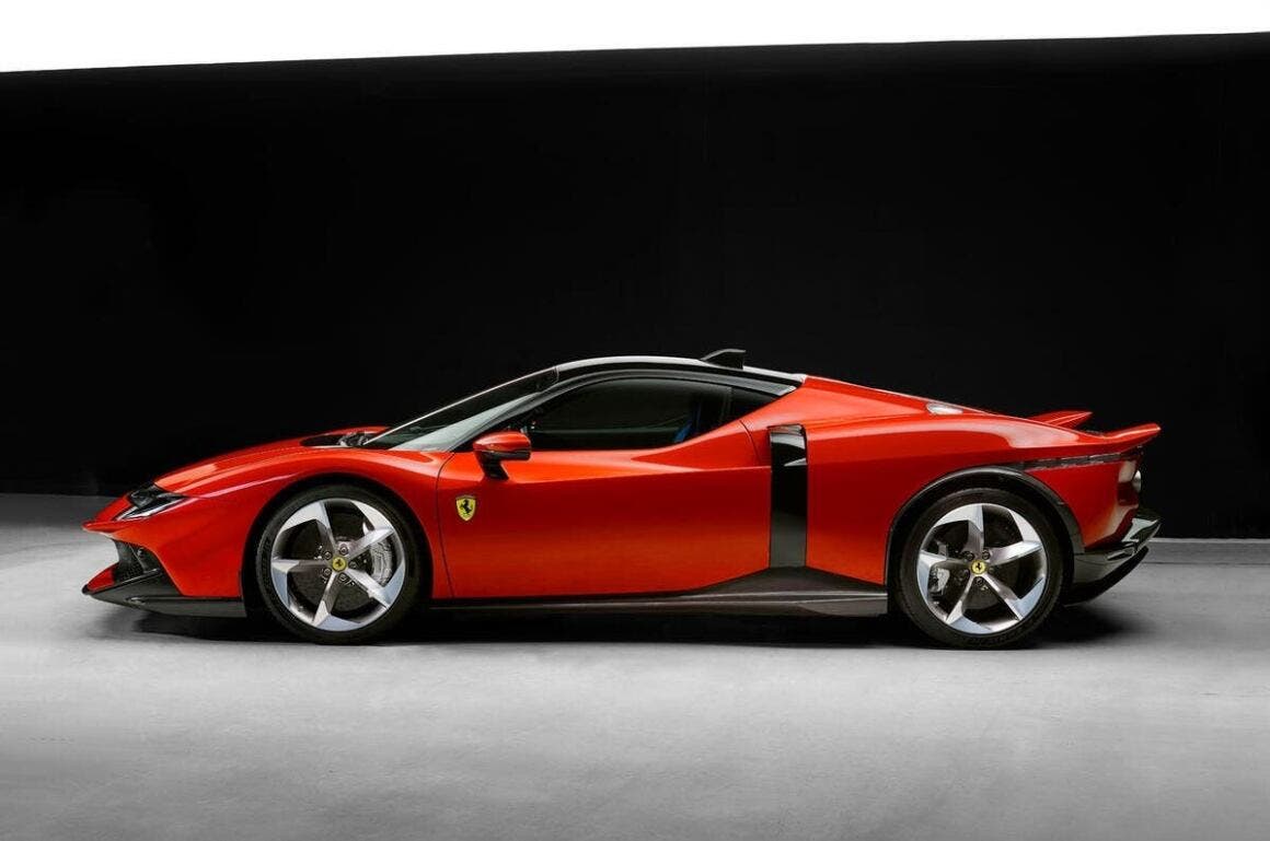 Ferrari Testarossa returns as 1,050-hp SF90 successor: price and specs ...