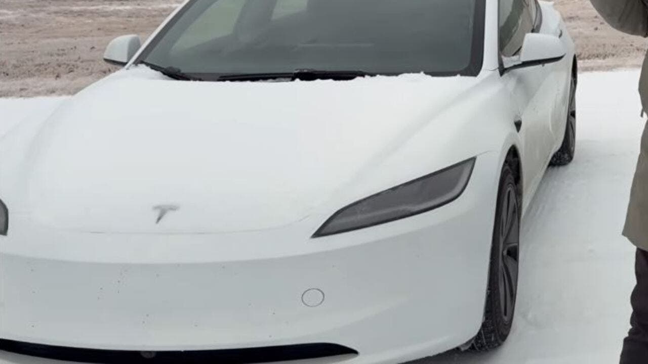 FSD in a snowstorm: Tesla proved humans are the real safety hazard ...