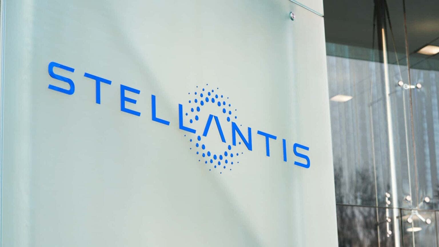 Stellantis launches first hybrid bond deal - ClubAlfa Global
