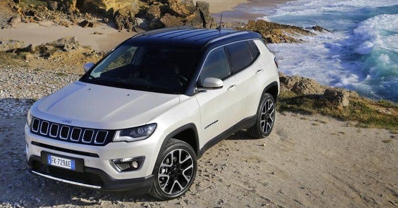 Jeep Compass, il SUV compatto premiato dall'IIHS nei crash test ...