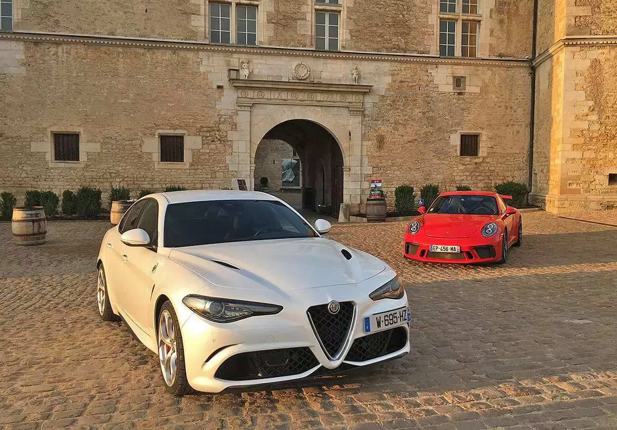 Alfa Romeo Giulia Quadrifoglio: il confronto con la Porsche 911 GT3 ...