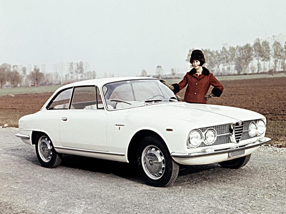 Alfa Romeo 2000: la storica ammiraglia del Biscione compie sessant'anni ...