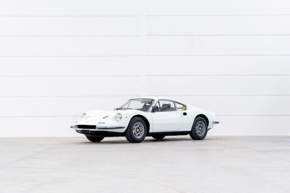 Ferrari Dino 246 GT Berlinetta venduta all’asta per 380.000 euro ...