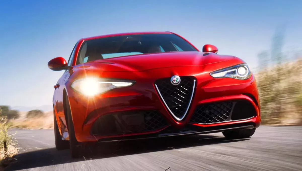Alfa Romeo Giulia Cabrio: un render immagina la versione scoperta della ...