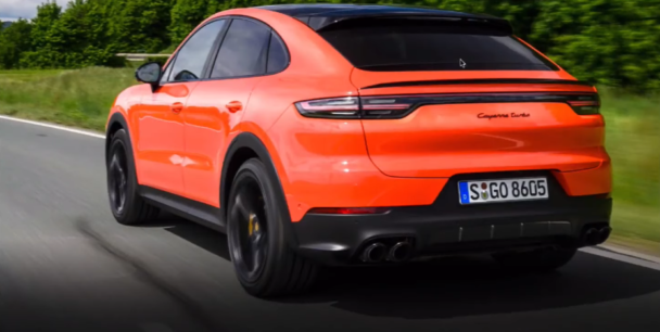 Ferrari Purosangue: ipotizzato il retro del FUV partendo da un Cayenne ...
