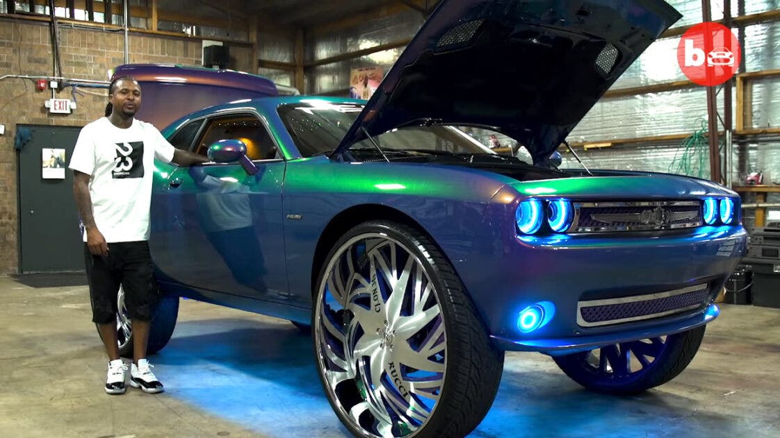 Dodge Challenger: ecco una versione Donk con cerchi da 34" | Video ...