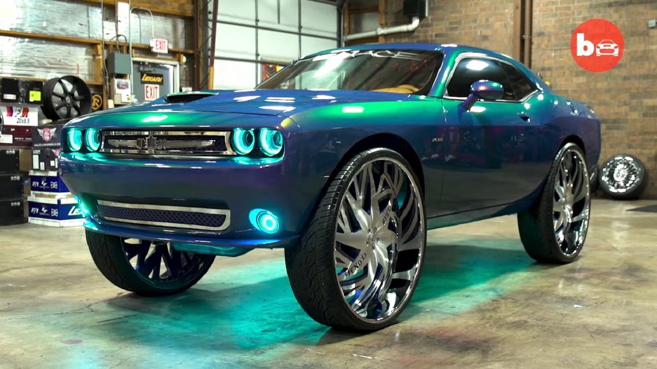 Dodge Challenger: ecco una versione Donk con cerchi da 34" | Video ...