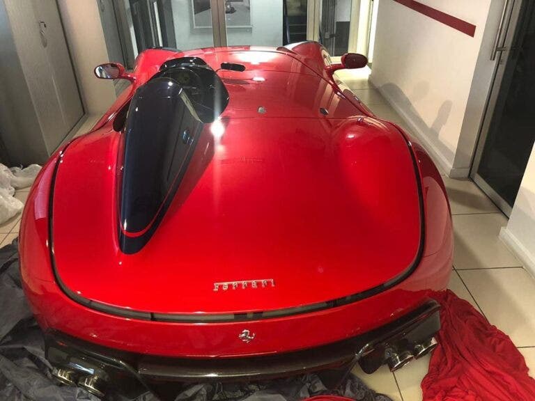 Ferrari Monza SP1: ecco un esemplare rosso con striscia nera - ClubAlfa.it