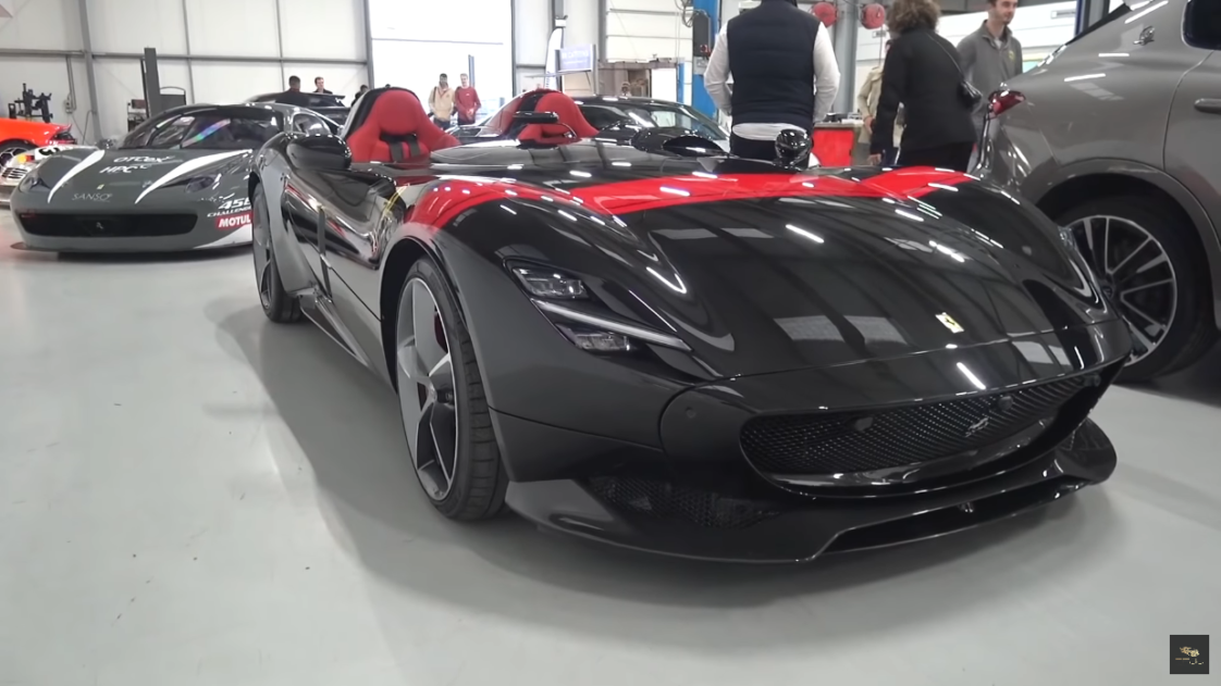 Ferrari Monza SP2 aggiunta al garage di Gordon Ramsay - ClubAlfa.it