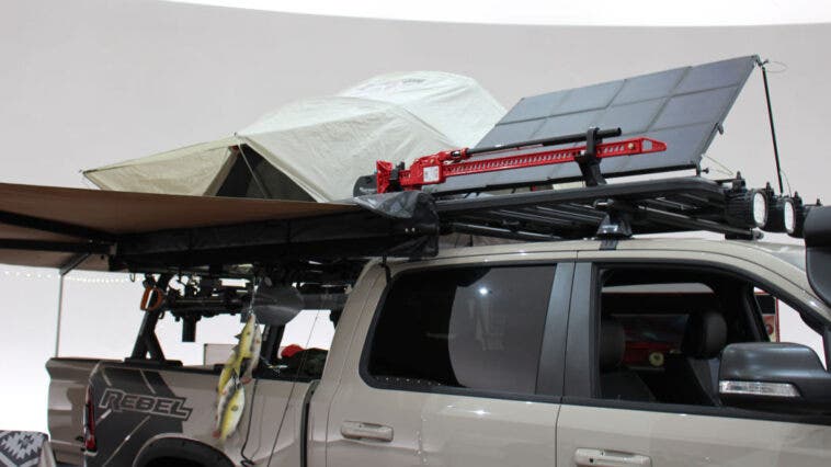 Mopar prende parte al SEMA con due pick-up personalizzati di Ram e Jeep ...