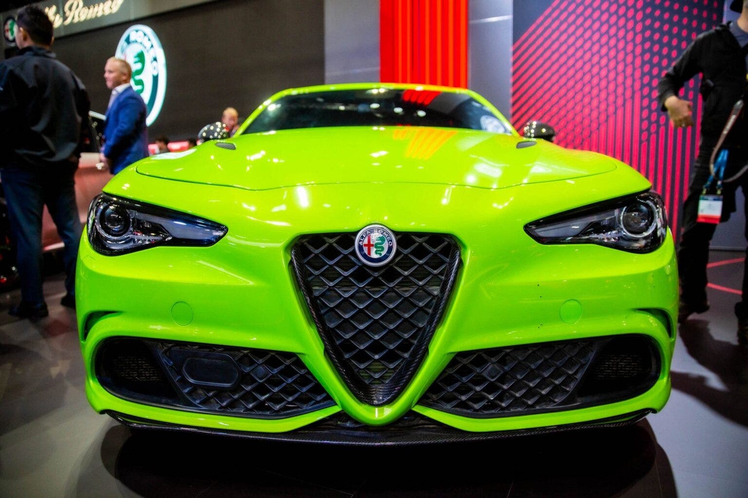Alfa Romeo Giulia Quadrifoglio in verde neon avvistata a Los Angeles ...
