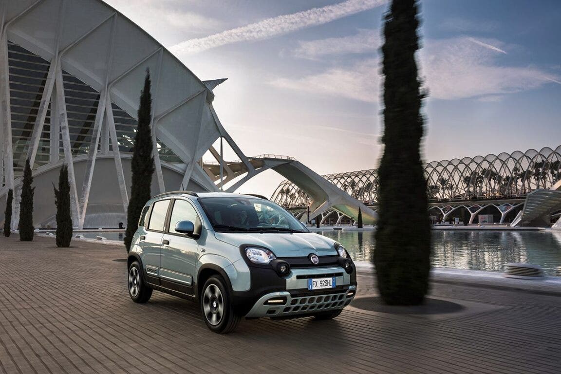 Fiat Panda Hybrid: listino prezzi, dotazione, prestazioni e consumi ...