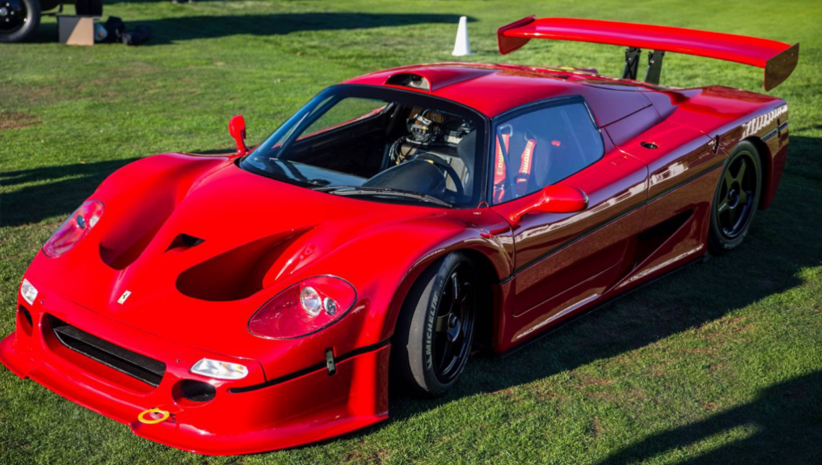 Ferrari F50 GT dà il meglio di sé sul circuito di Yas Marina | Video ...
