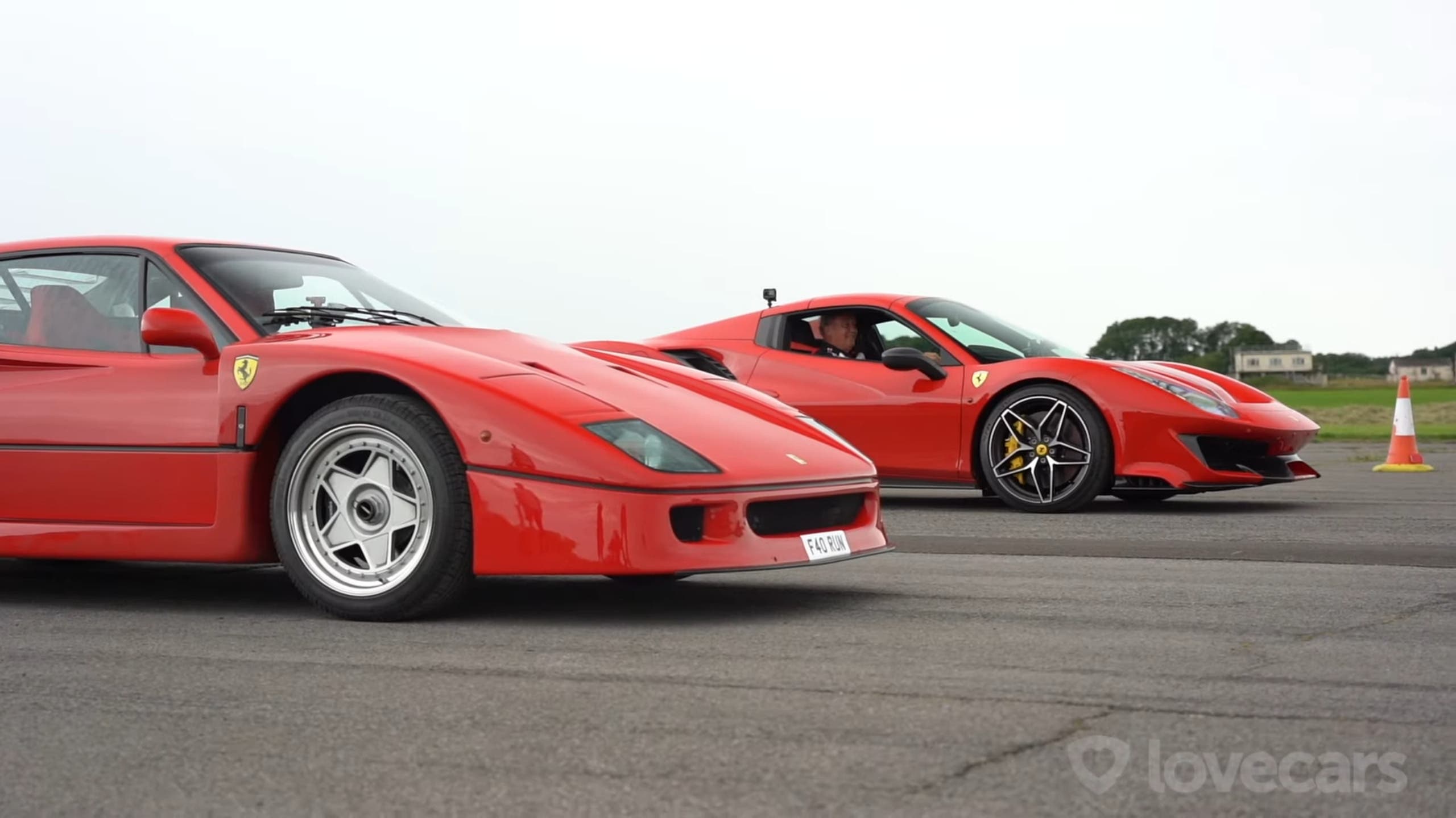 Ferrari 488 Pista sfida una F40 in una drag race | Video - ClubAlfa.it