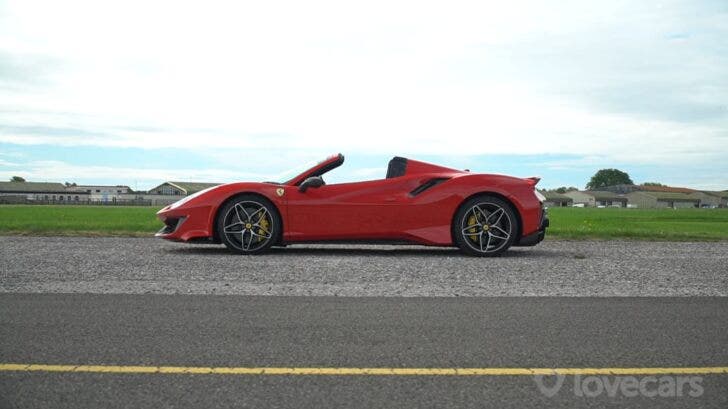 Ferrari 488 Pista sfida una F40 in una drag race | Video - ClubAlfa.it