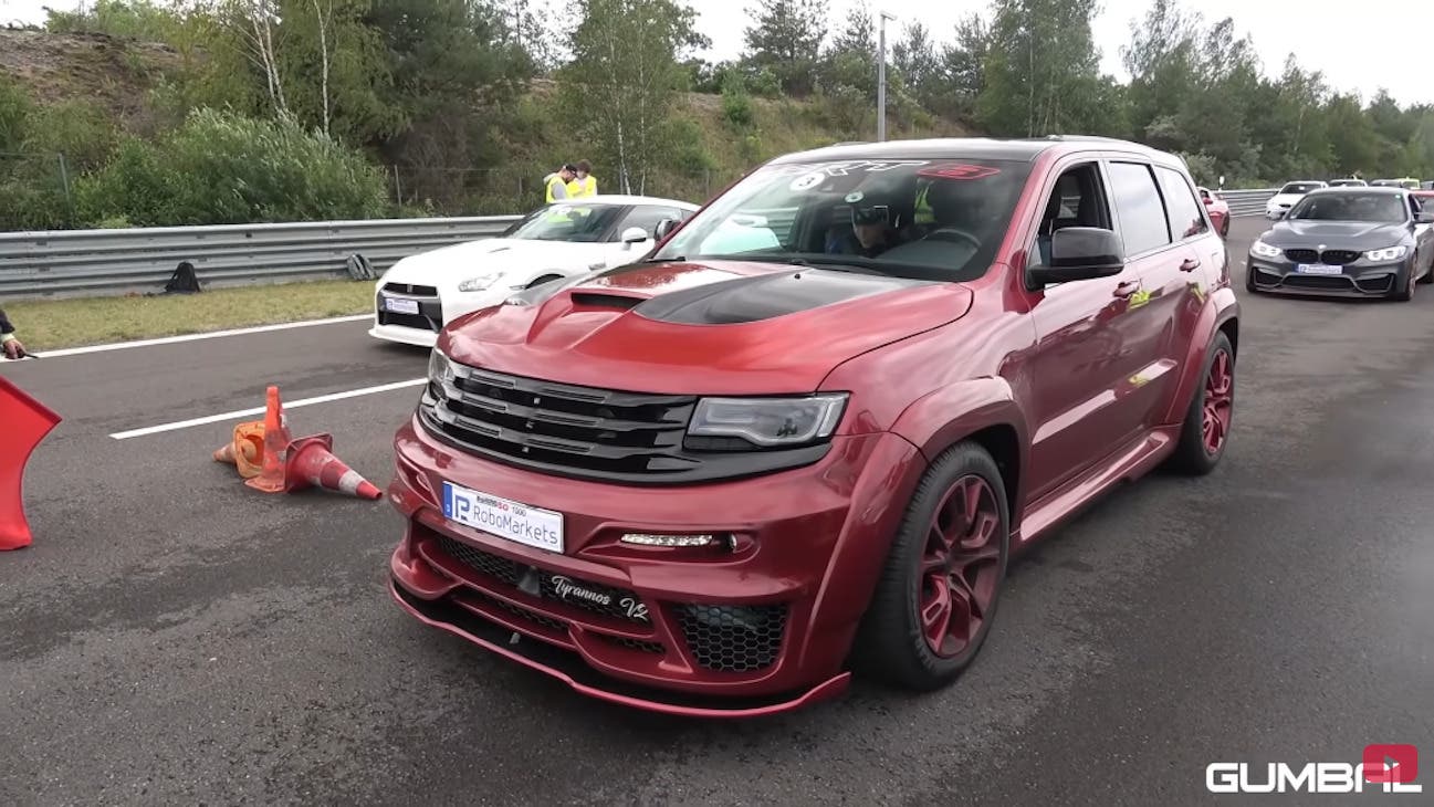 Jeep Grand Cherokee SRT con body kit Tyrannos V2 mostra tutto il suo ...