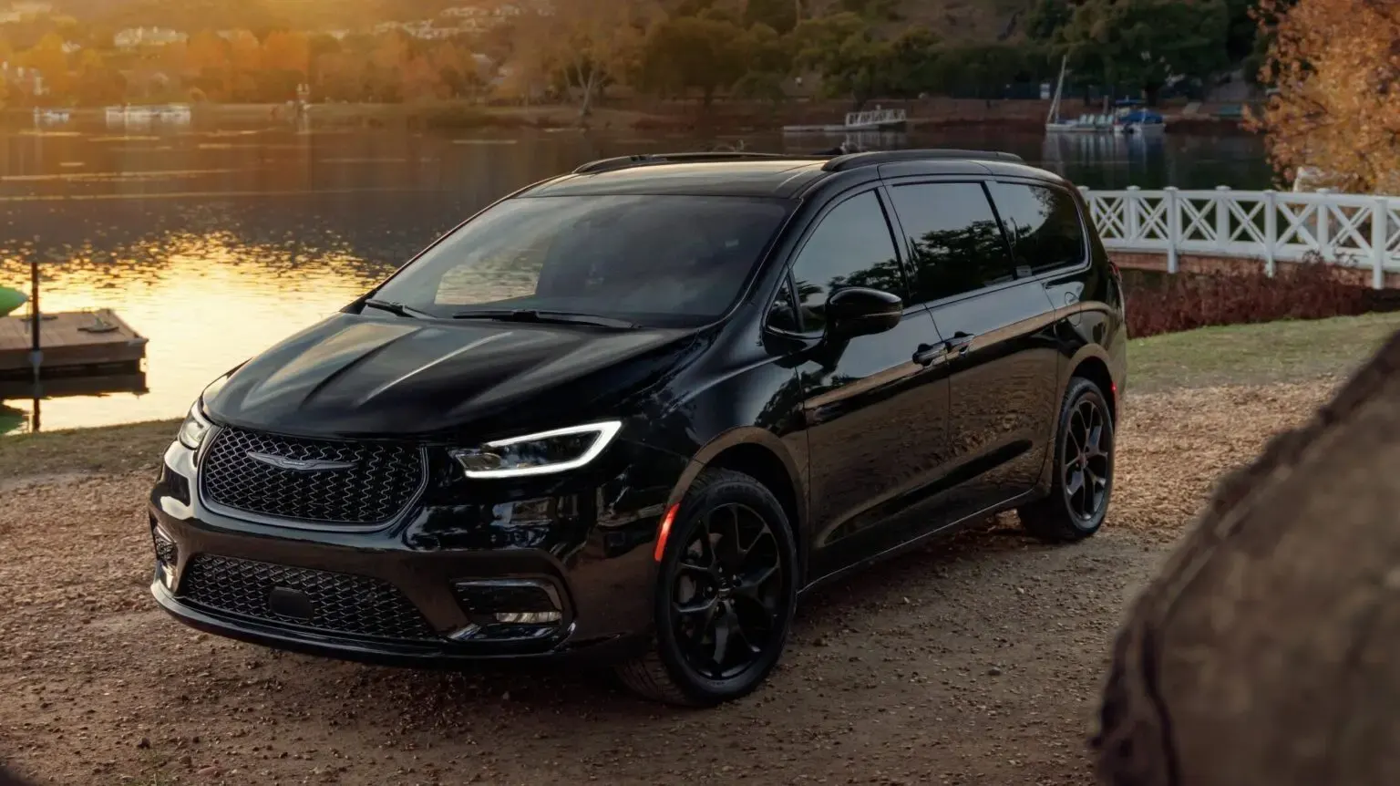 Chrysler Pacifica si trasforma in un minivan muscoloso con motore ...