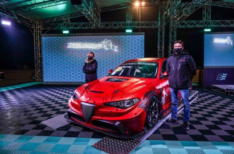 È stata svelata ad Aragon la nuova Alfa Romeo Giulia ETCR by Romeo ...