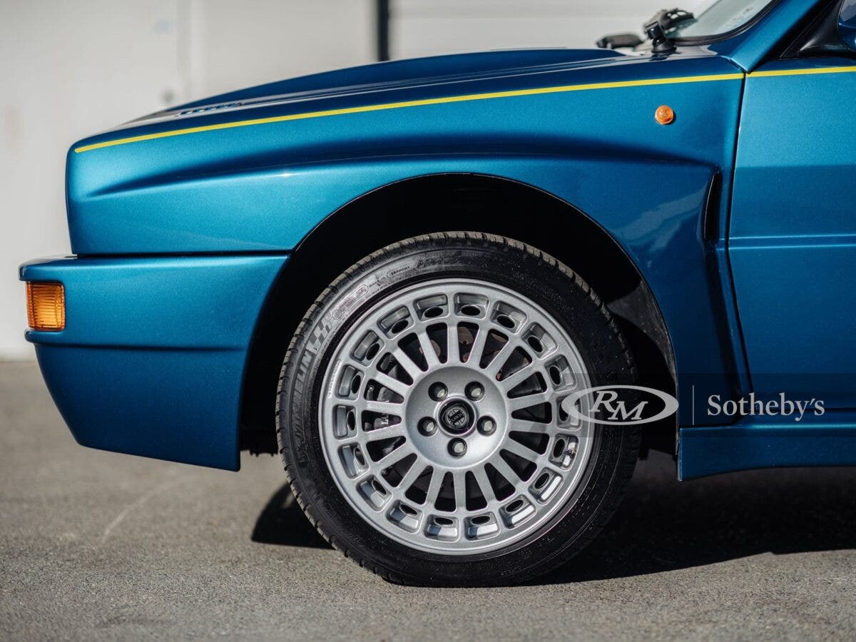 Una Lancia Delta HF Integrale Evoluzione II Blu Lagos è in cerca di una ...