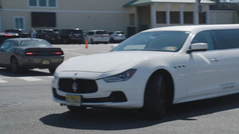 Maserati Ghibli diventa una lussuosa e sportiva limousine da 150.000 ...