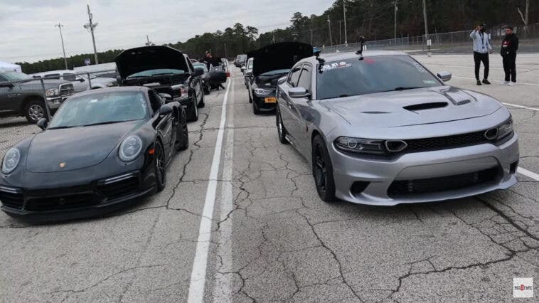 Dodge Charger SRT Hellcat vs Porsche 911 Turbo S: chi vincerà la drag ...