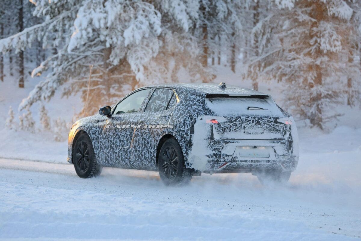 Nuova DS 4 avvistata sulla neve durante dei test - ClubAlfa.it