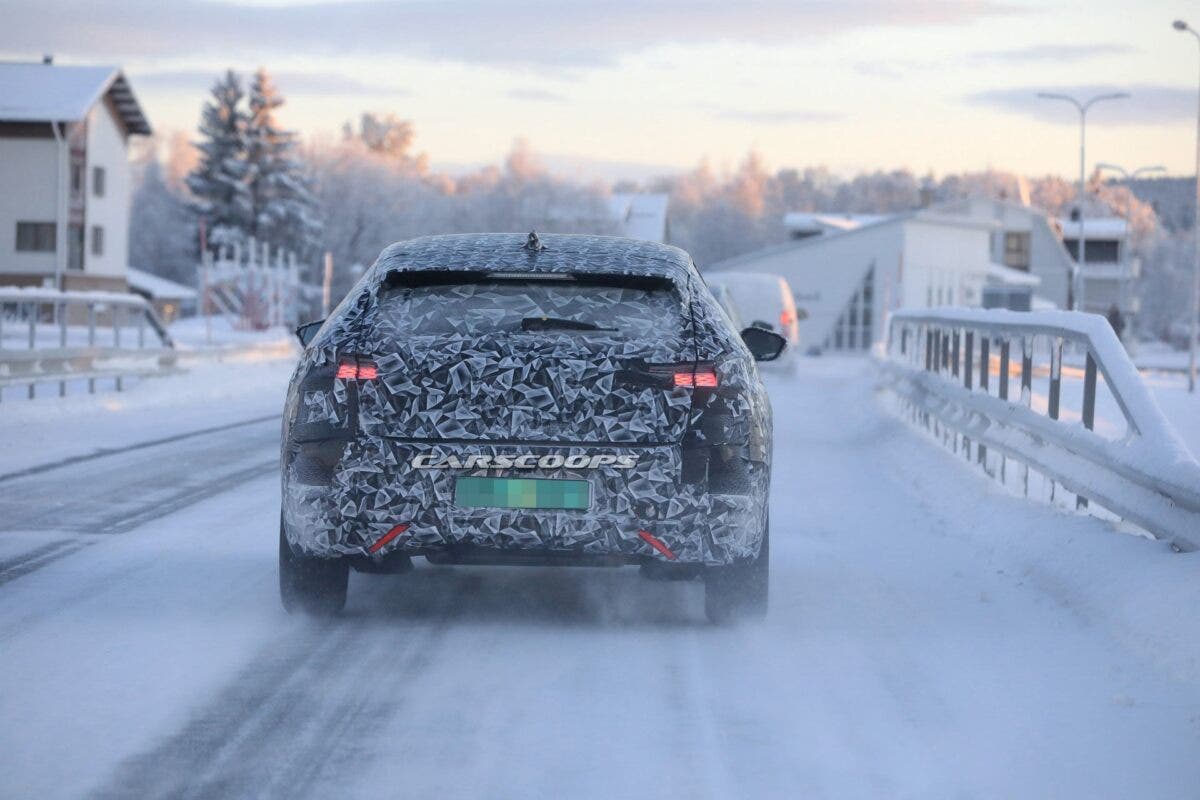 Nuova DS 4 avvistata sulla neve durante dei test - ClubAlfa.it