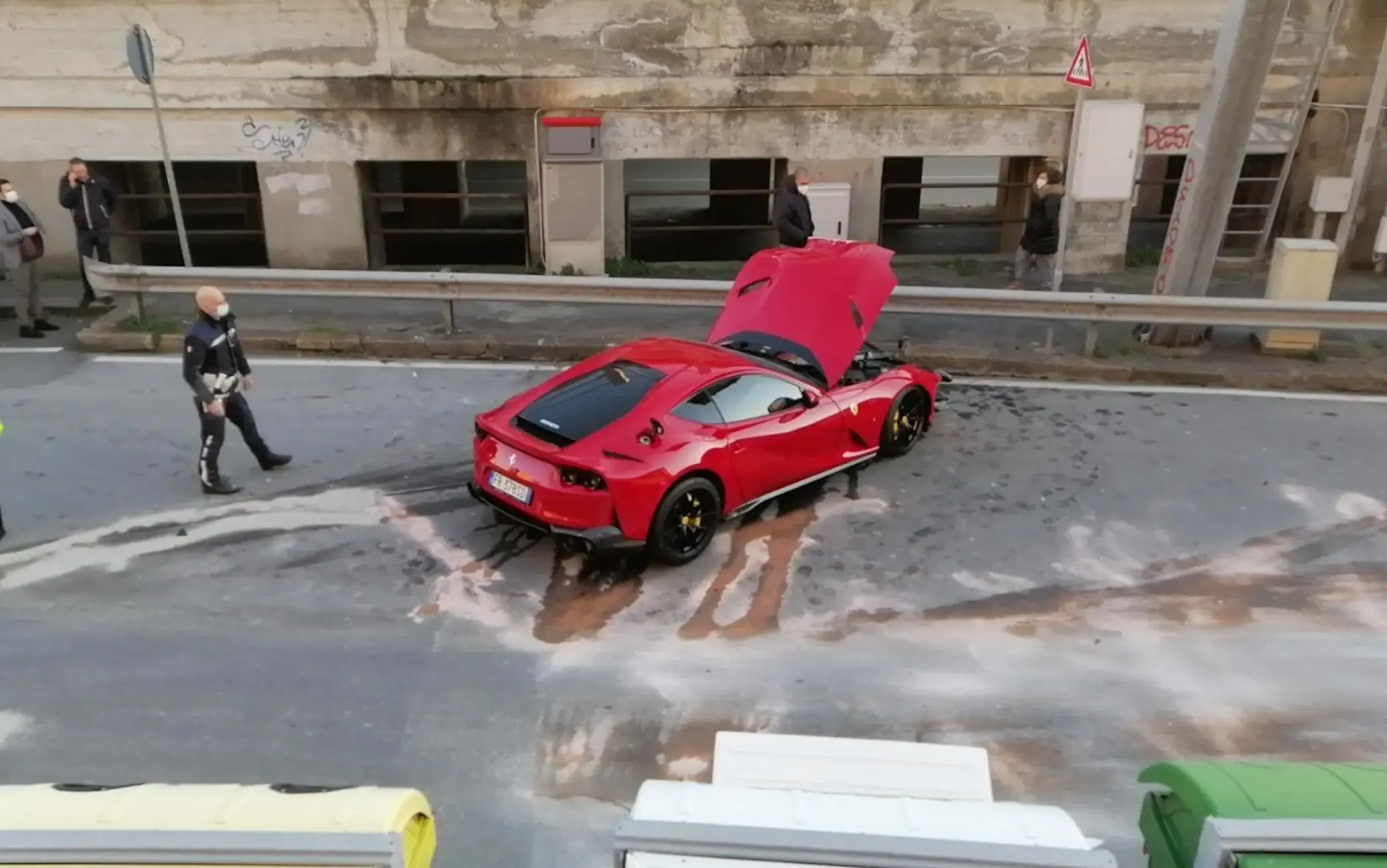 Distrutta la Ferrari 812 Superfast del calciatore Marchetti dall ...