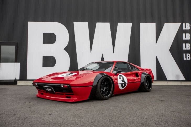 Ferrari 308 GTS: Liberty Walk svela un body kit personalizzato ...