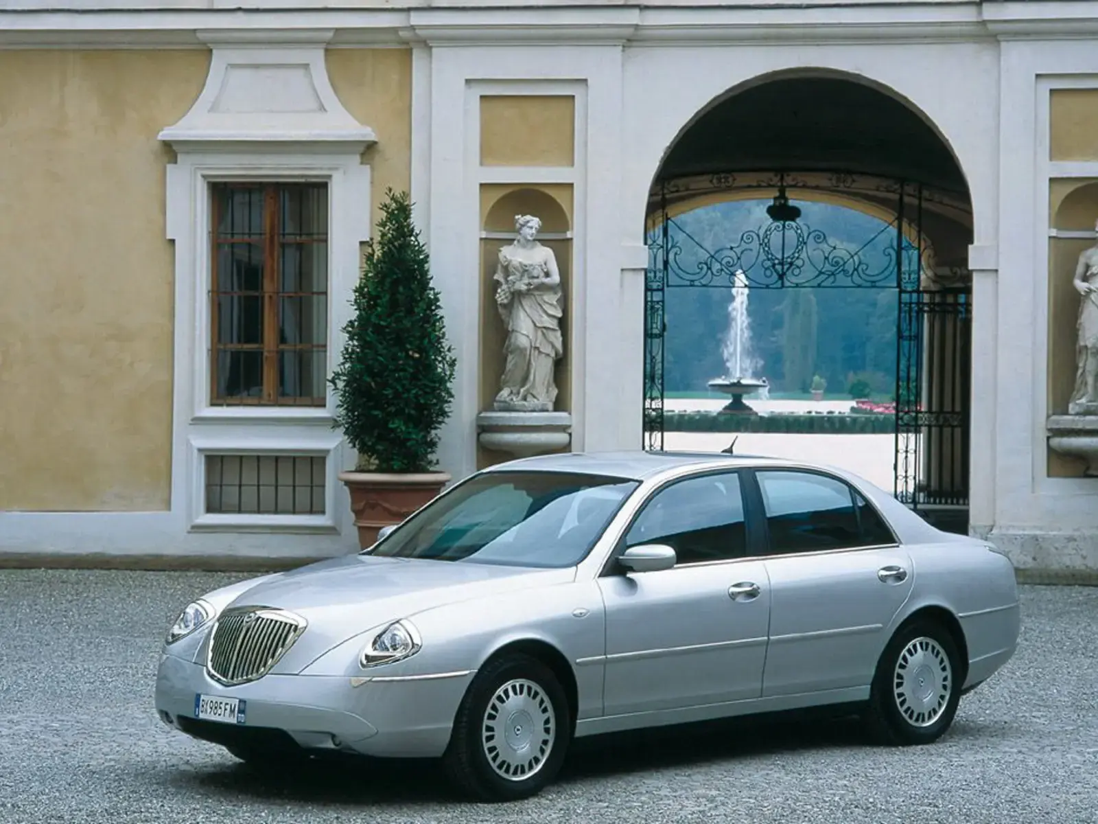 Lancia Thesis: ammiraglia messa da parte - ClubAlfa.it