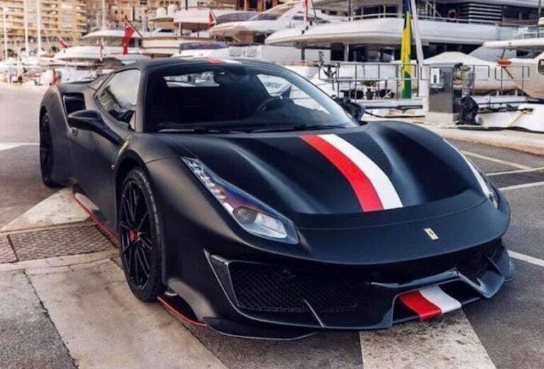 Ecco la bellissima Ferrari 488 Pista Spider di Charles Leclerc ...