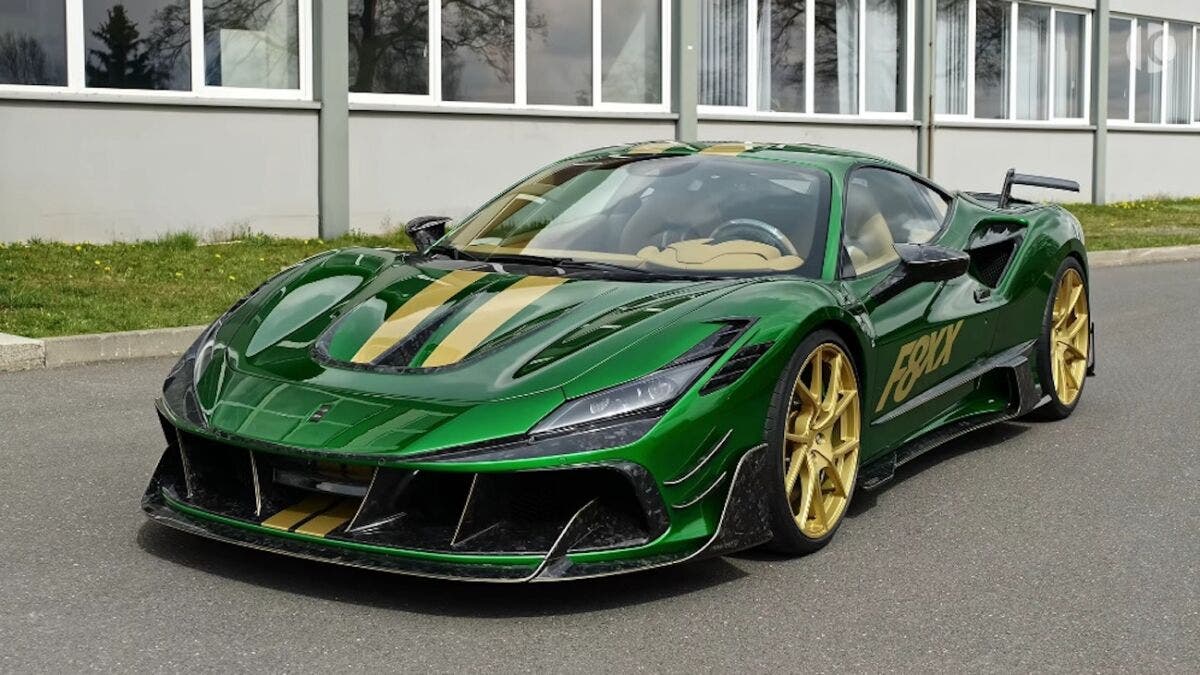 Mansory F8XX: ecco dal vivo la speciale Ferrari F8 Tributo | Video ...