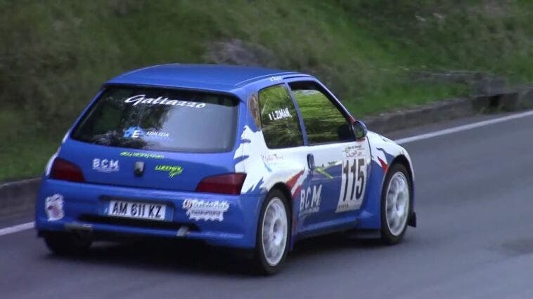 Peugeot 106: un esemplare con kit-car Maxi sfreccia in una cronoscalata ...