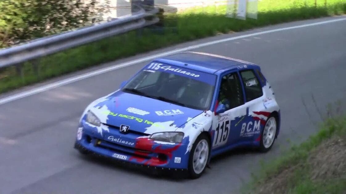 Peugeot 106: un esemplare con kit-car Maxi sfreccia in una cronoscalata ...