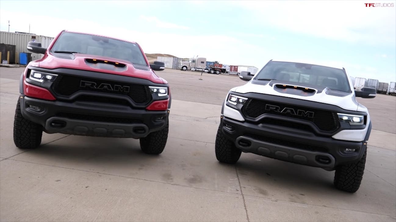 Ram 1500 TRX: due esemplari con prezzi diversi si sfidano in una drag ...