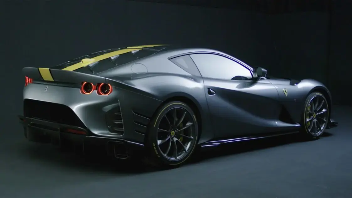 Ferrari 812 Competizione: ecco un bellissimo esemplare in Blu Le Mans ...