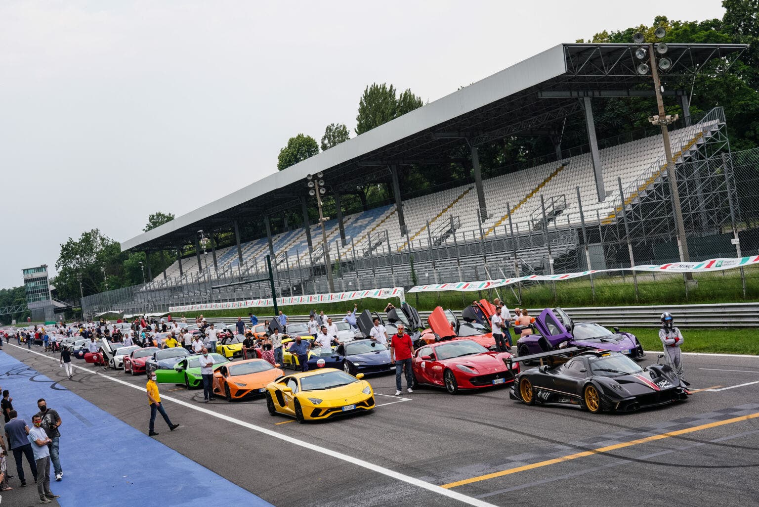 Milano Monza Motor Show 2021: supercar in pista | Video - ClubAlfa.it