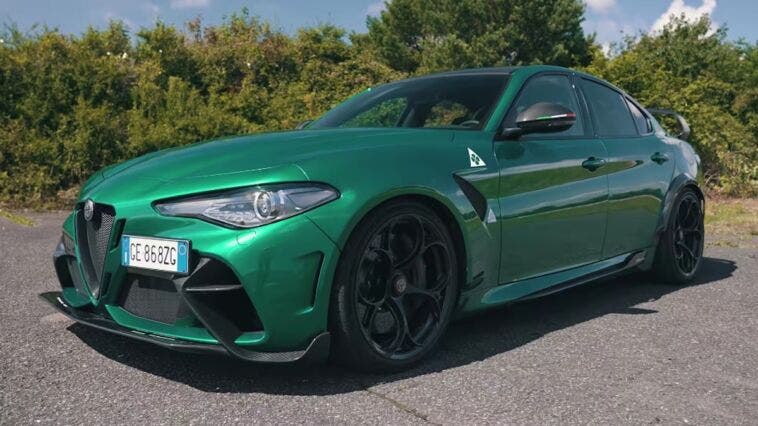 Alfa Romeo Giulia GTAm sfida in pista una Porsche 911 GT3 - ClubAlfa.it