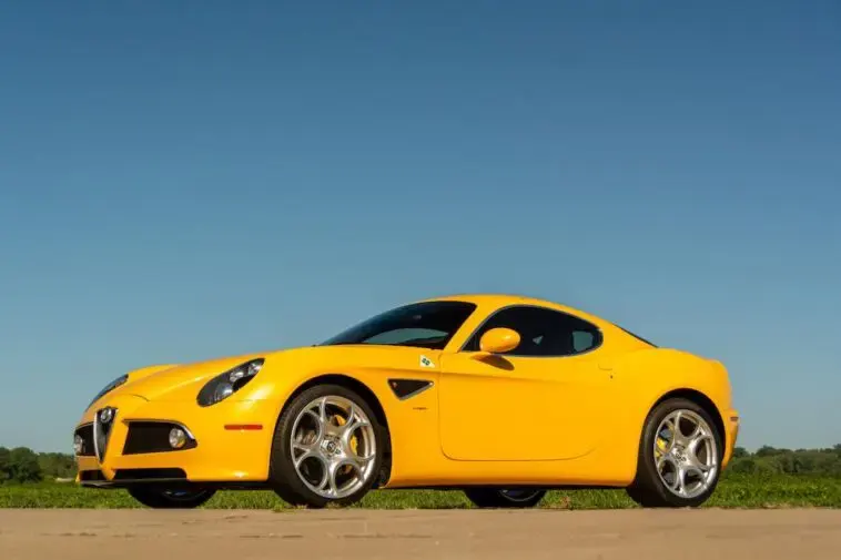 Alfa Romeo 8C Competizione: all’asta uno dei soli 10 esemplari in Pearl ...